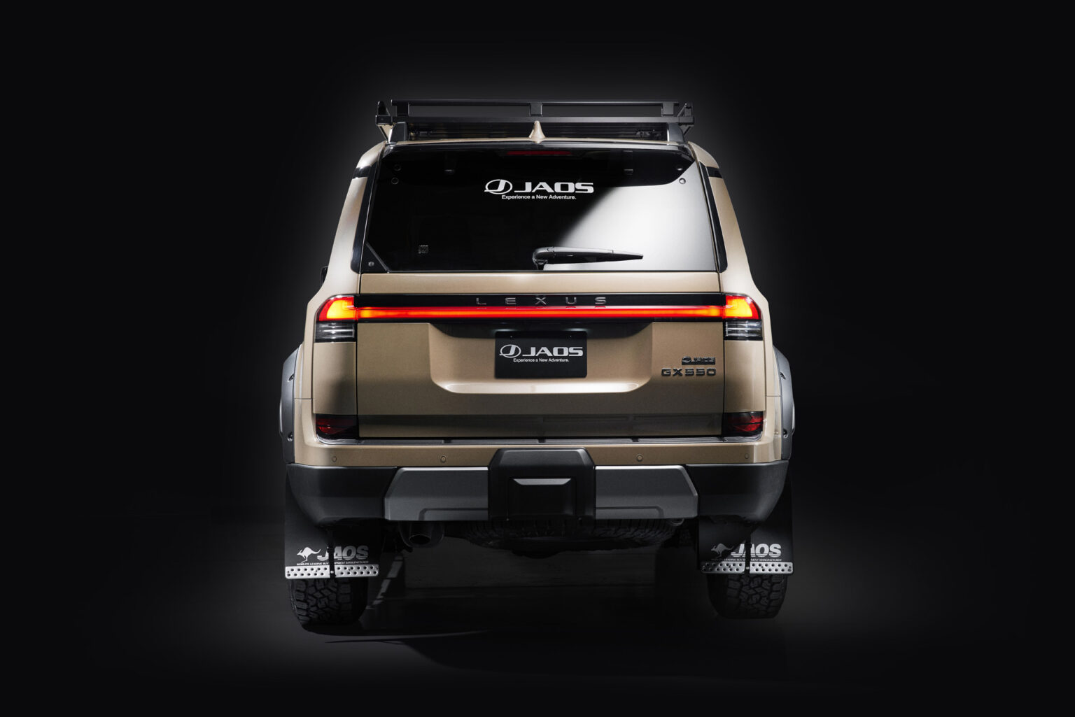 Bản độ Lexus GX 500 OVERTRAIL được trưng bày tại Tokyo